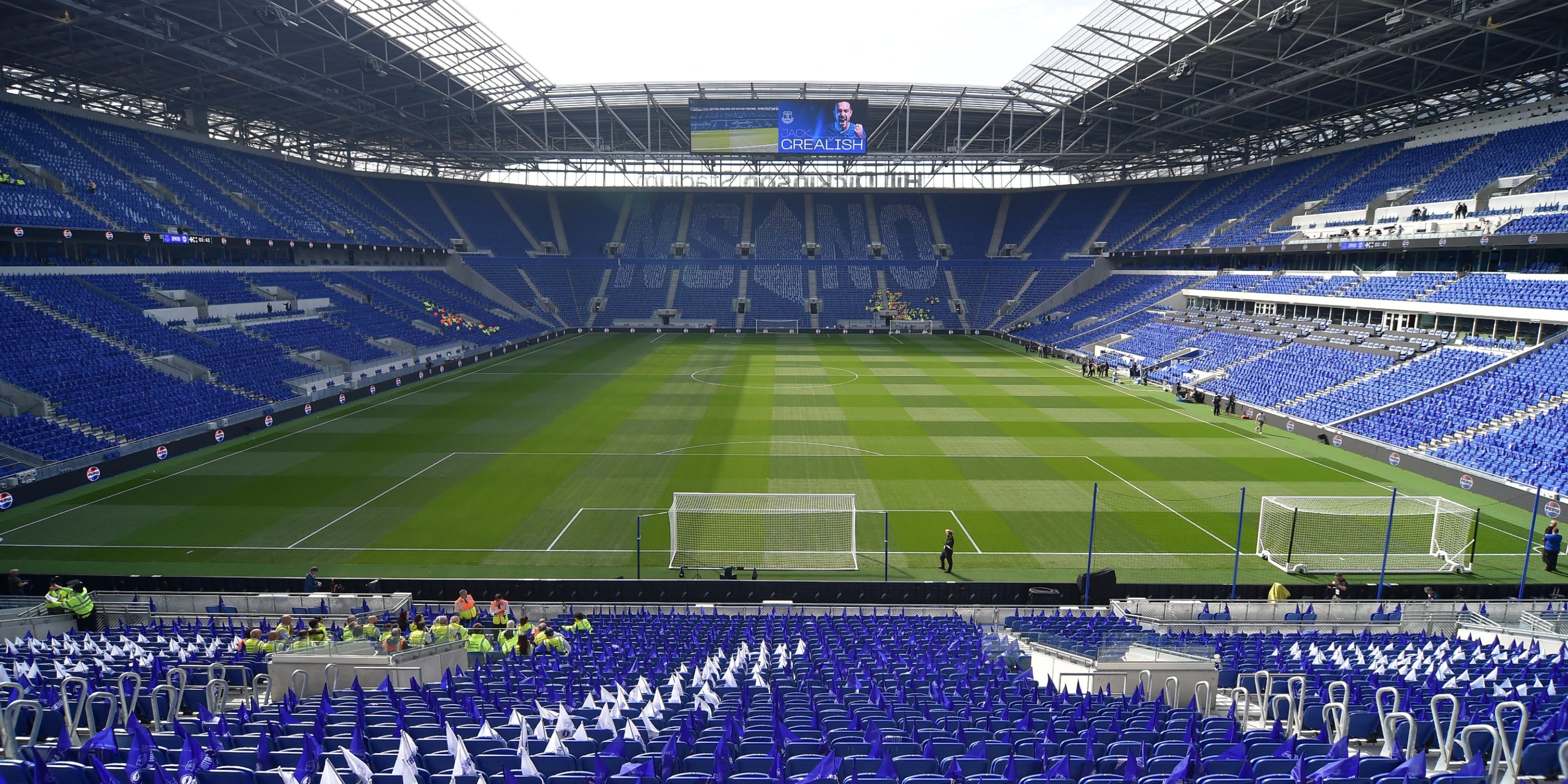 Everton and TFG submit huge £37m bid to sign "powerful" new star for Moyes