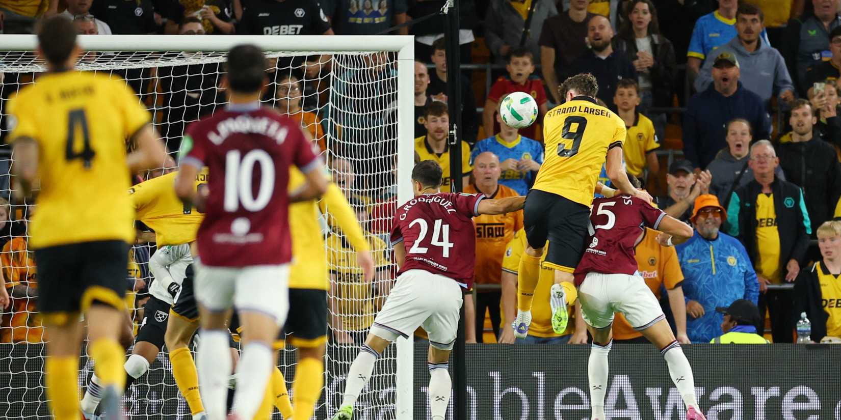 Partner to Larsen: Pereira must axe Arokodare for "relentless" Wolves star