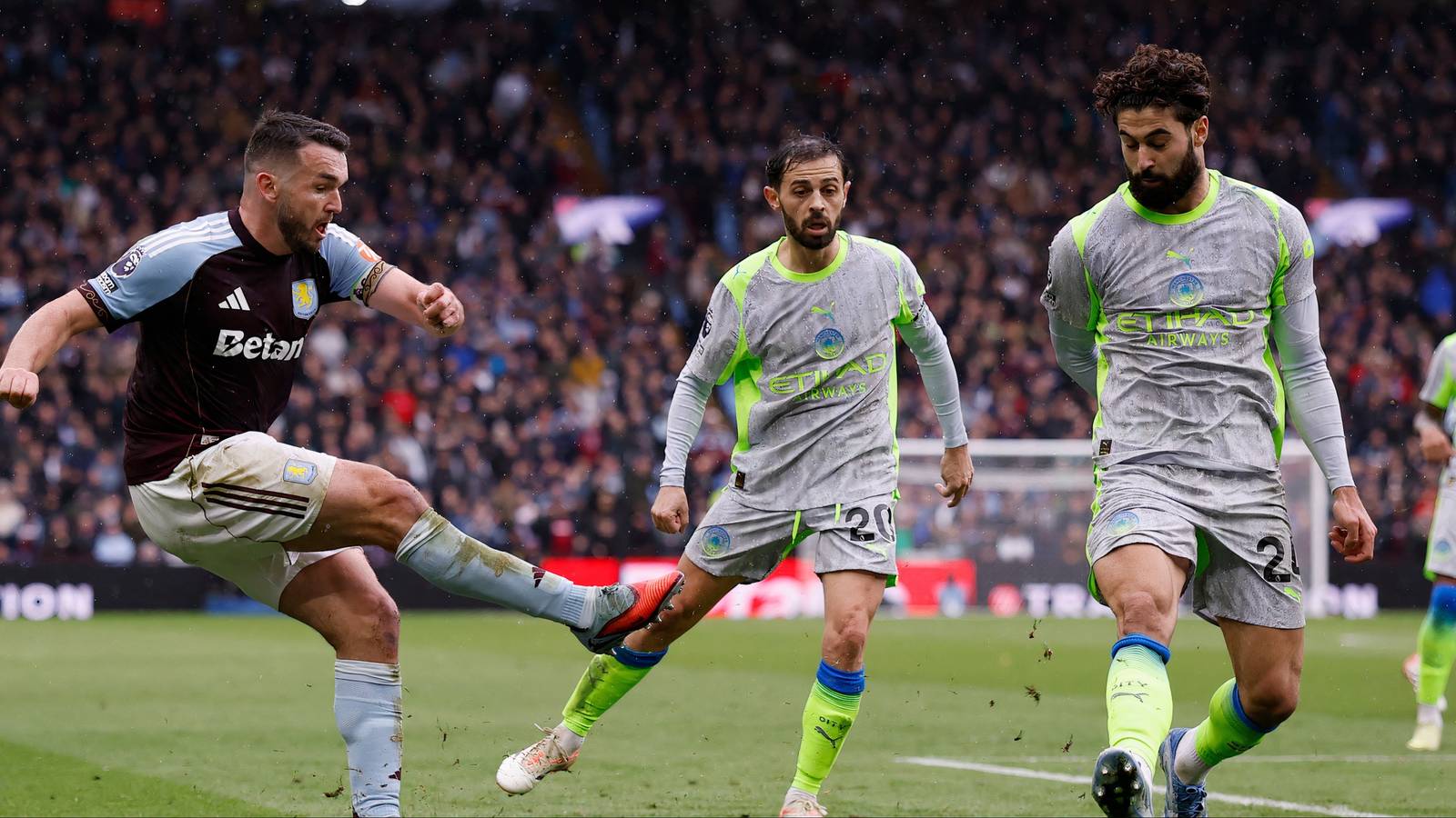 0 tackles & 0 dribbles: Pep must axe 4/10 Man City star who won just 1 duel