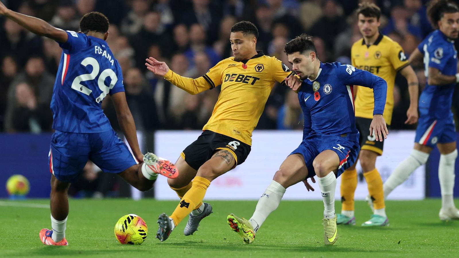 Wolves now in exit talks over another "incredible" player alongside ...