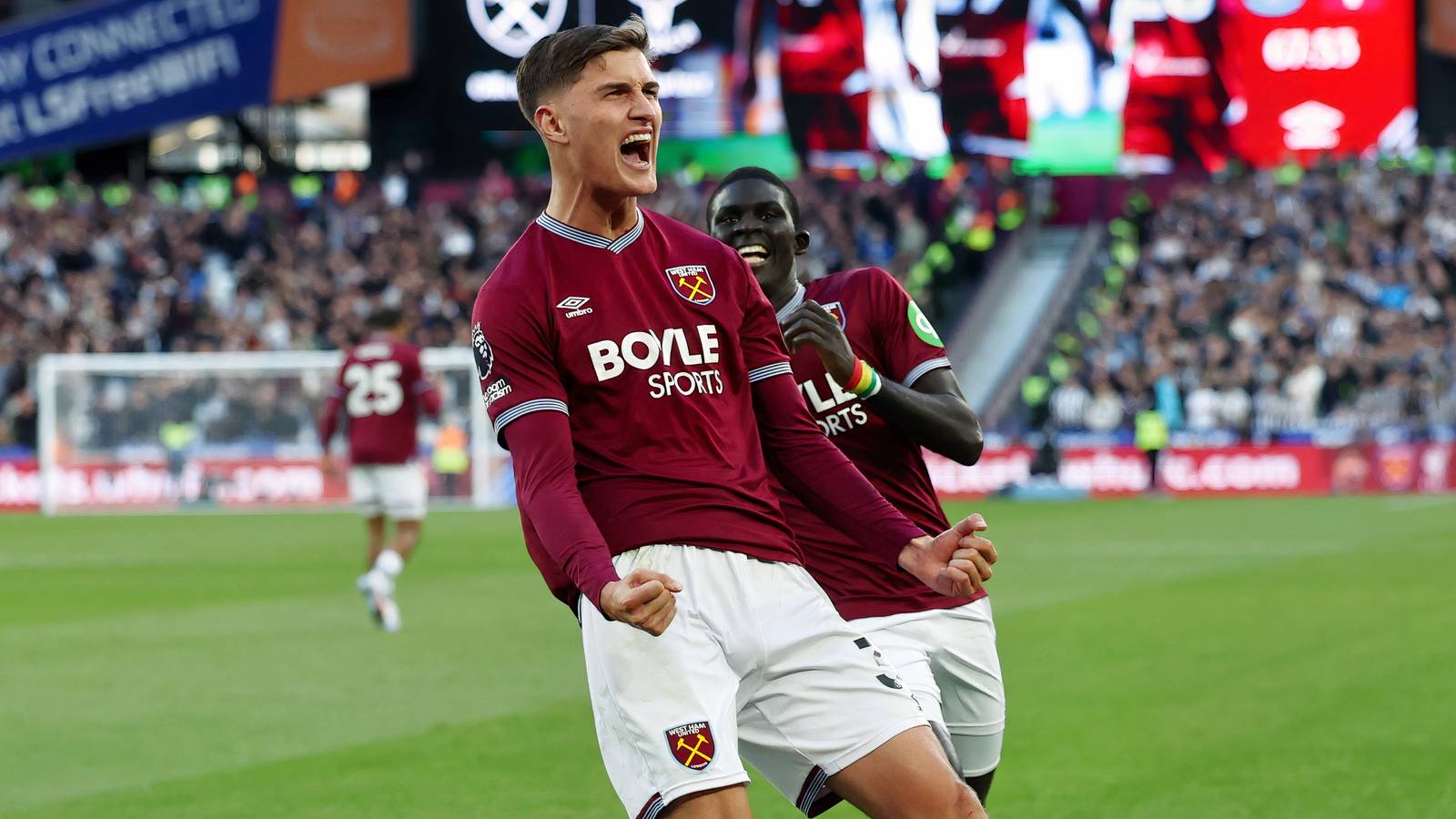 As exciting as Potts: 19-year-old West Ham star has "the world at his feet"