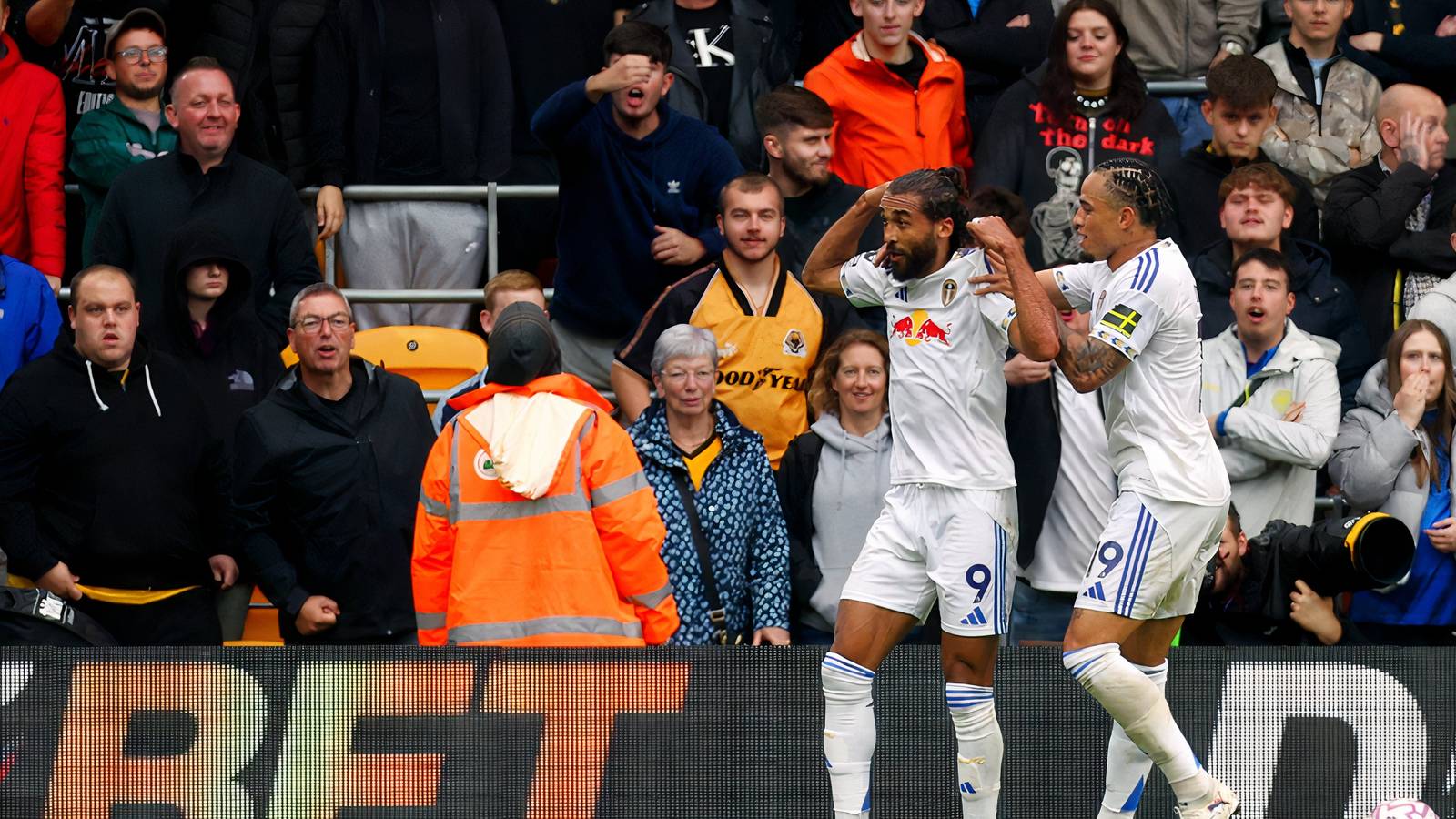 Journalist now slams £3.7m-a-year Leeds star who's "not a team player"
