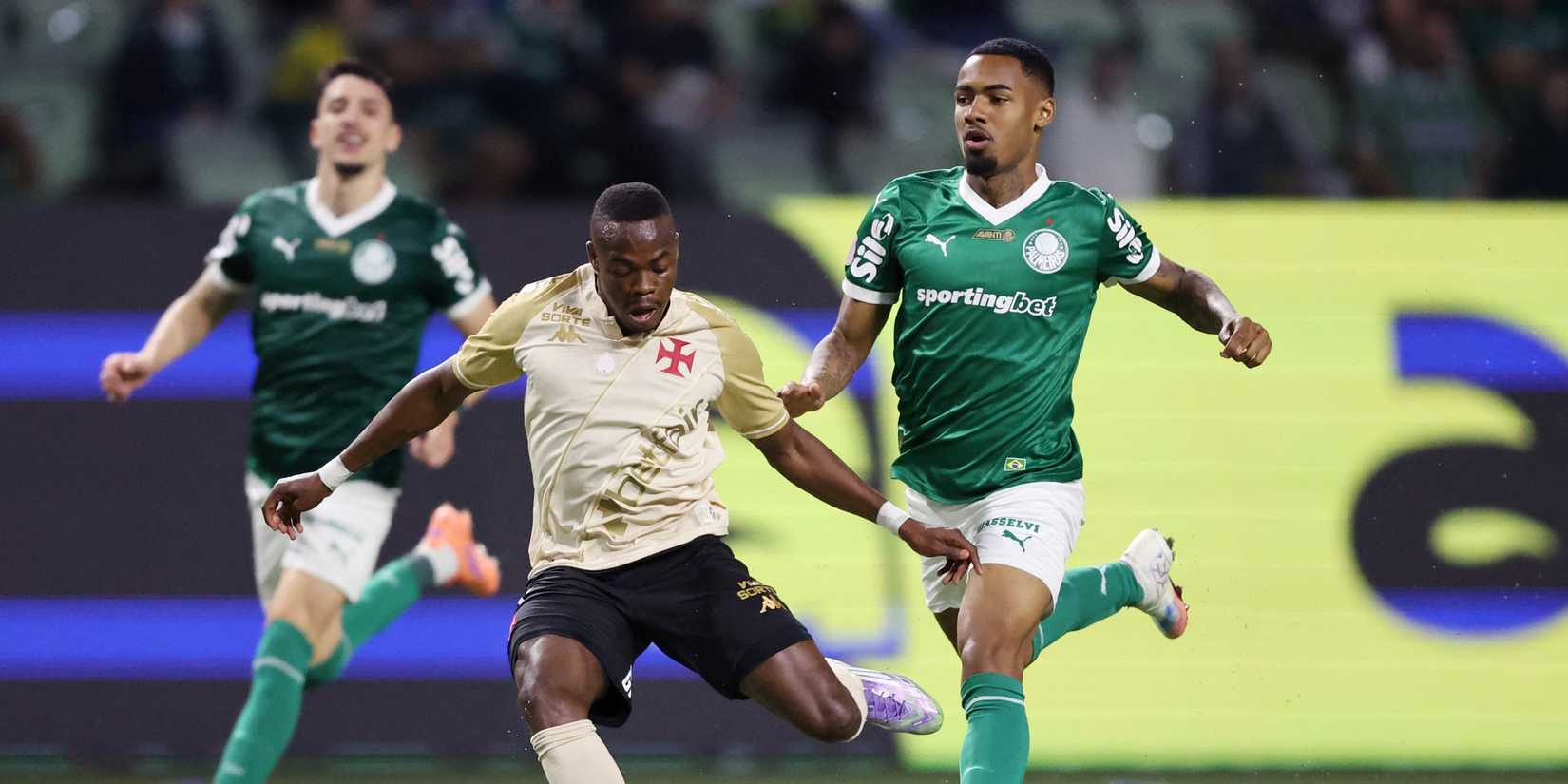 Everton enter race to sign £88m South American "machine" with Newcastle