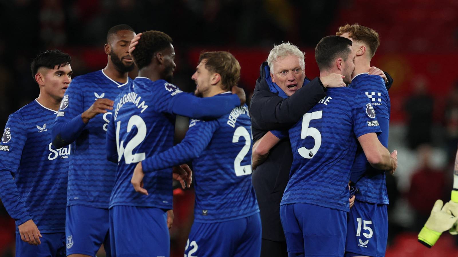 Everton could sign "one of the best left-backs in the world" for just £25m