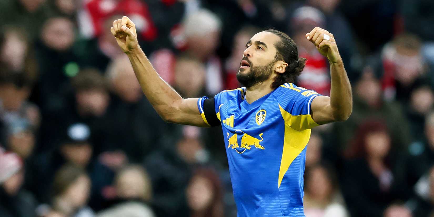 Leeds in "active talks" to sign their new Chris Wood for big money fee