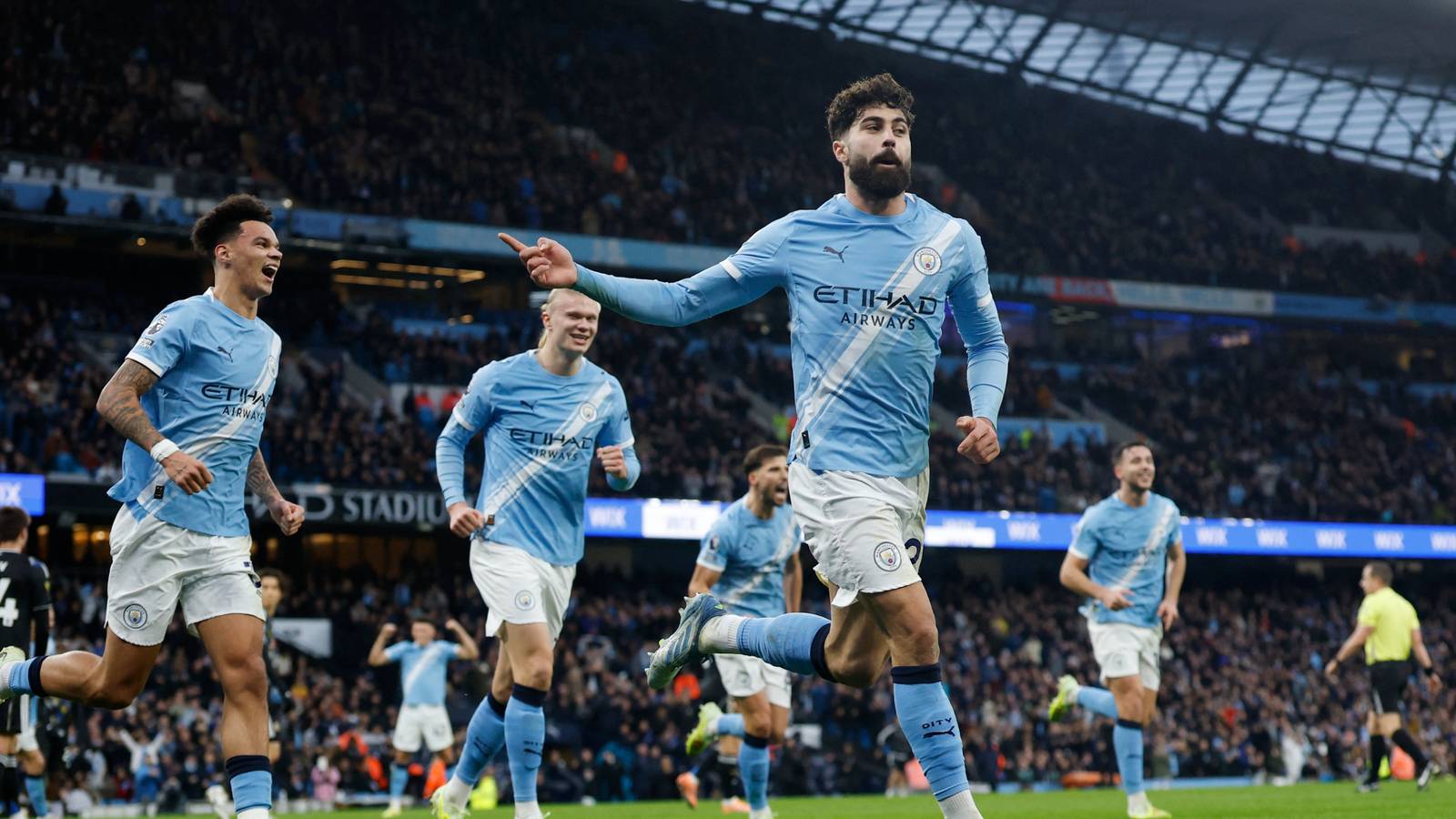 Gvardiol 2.0: Man City hold talks over "ice-cold" Guehl alternative