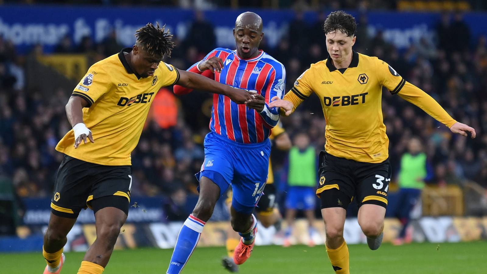 Besiktas make £12m bid for Wolves' Emmanuel Agbadou, personal terms agreed