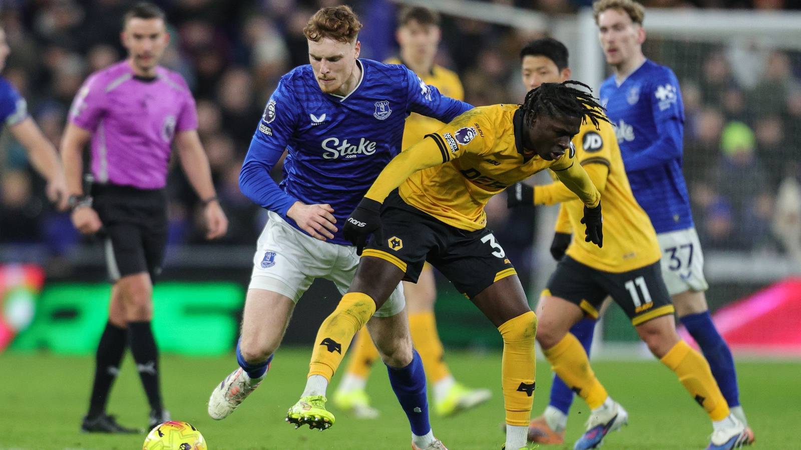 Mateus Mane's stance on leaving Wolves as Tottenham contact his agents