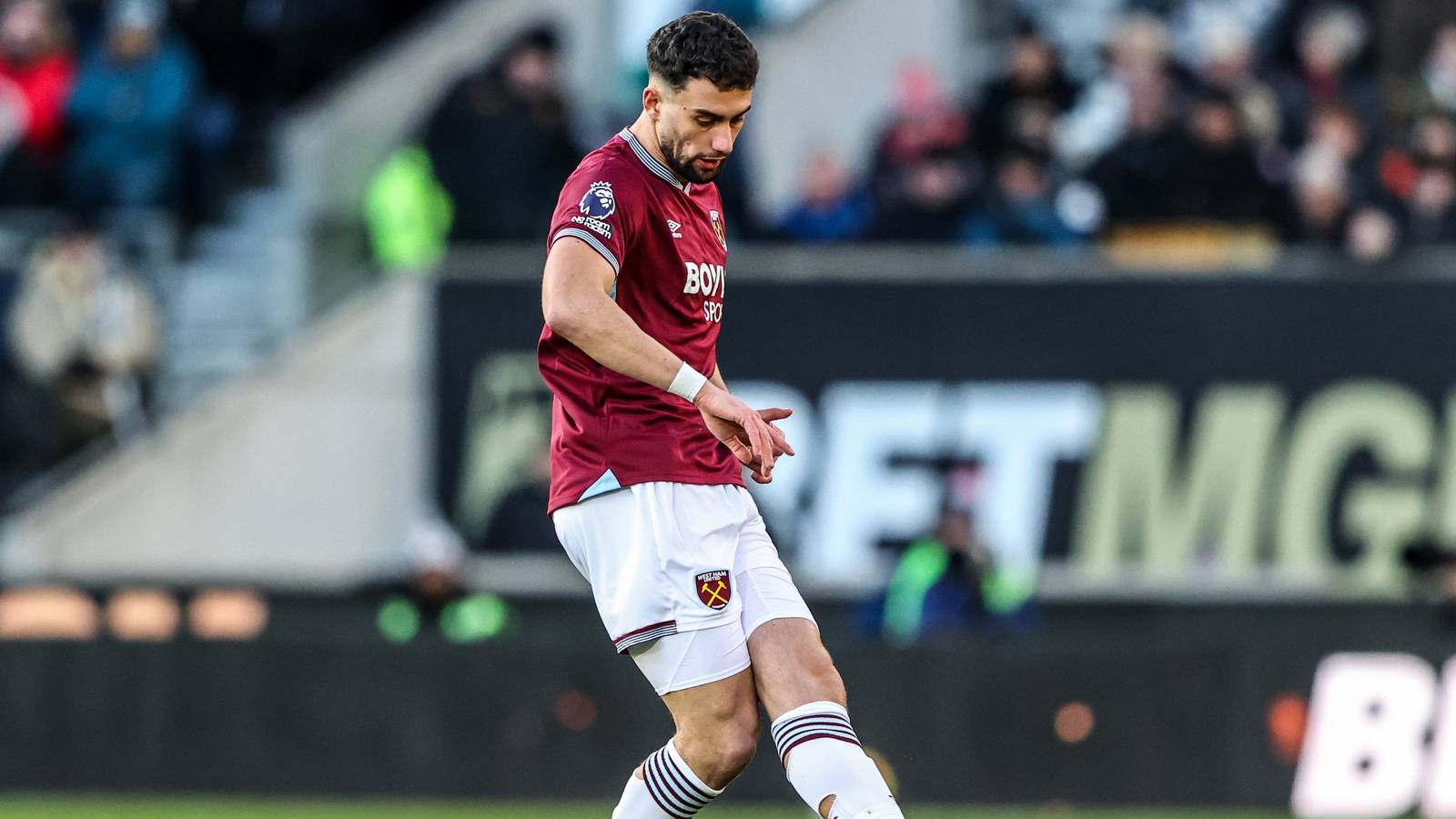 West Ham battling Man City to sign Jhon Lucumi amid Max Kilman's poor form