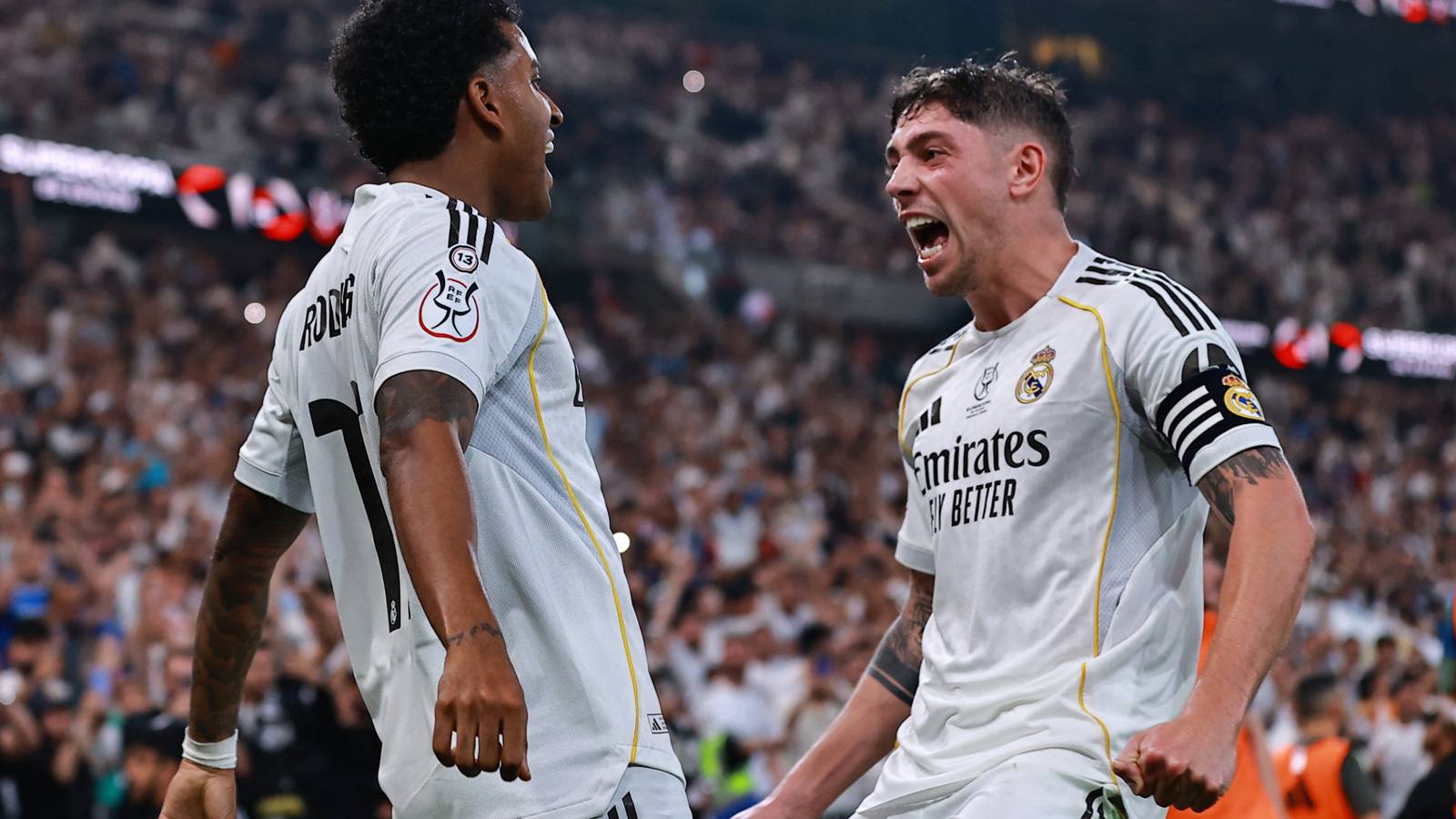 Man Utd table stunning £100m+ offer to sign Federico Valverde who wants ...