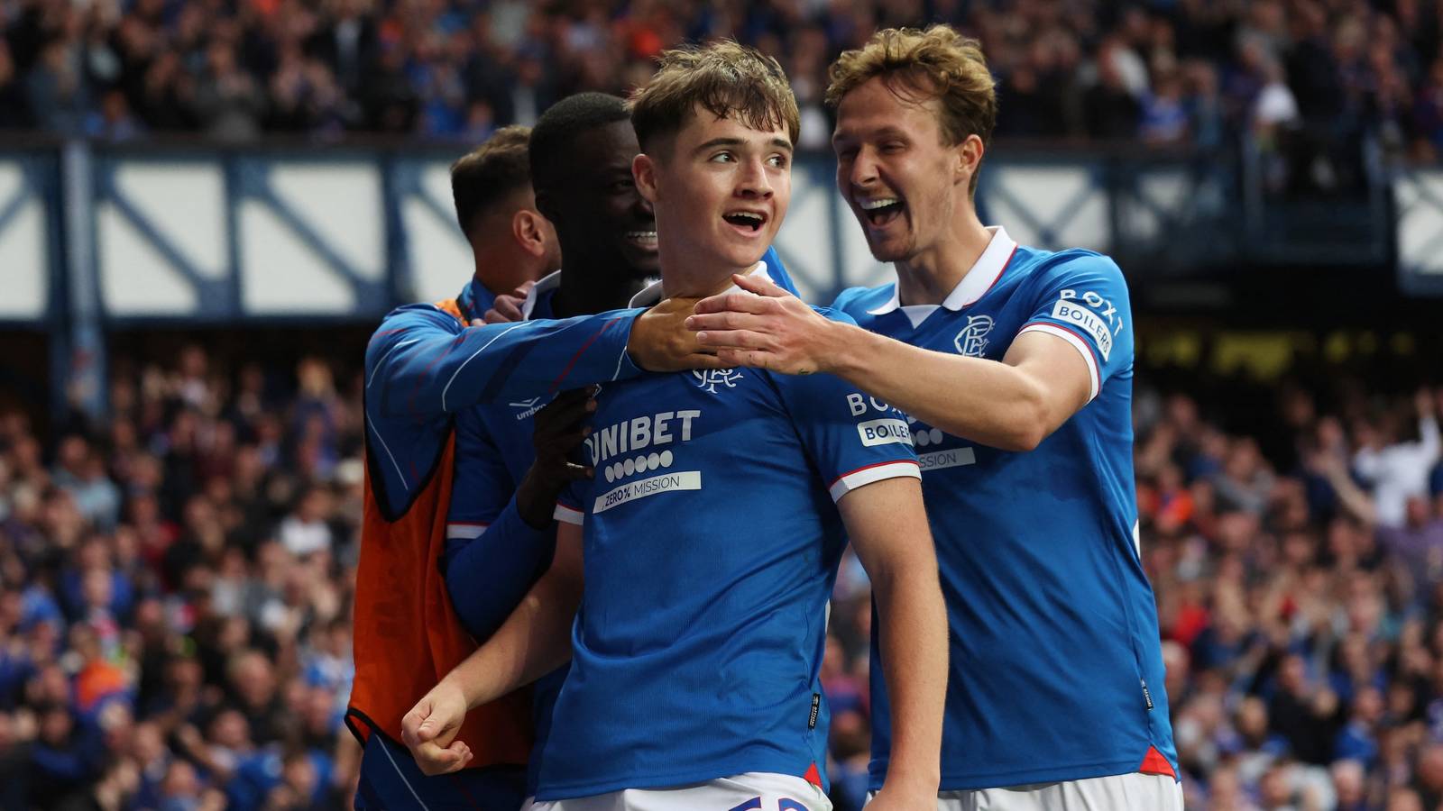Leicester now lining up shock hijack to sign Kieran Dowell ahead of Hull