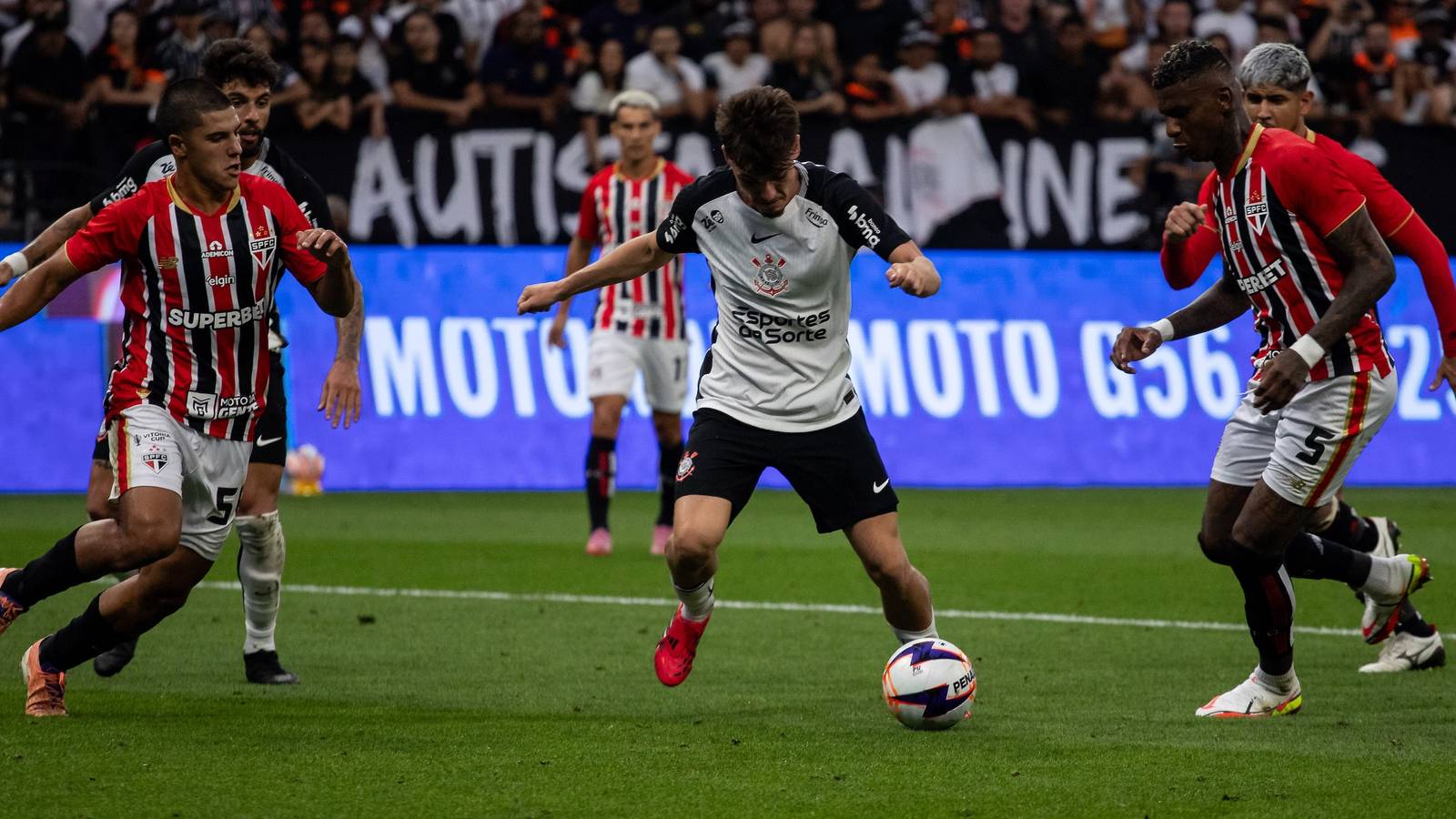 Chelsea racing Barcelona for £87m "superstar" who "looks fresh out of ...