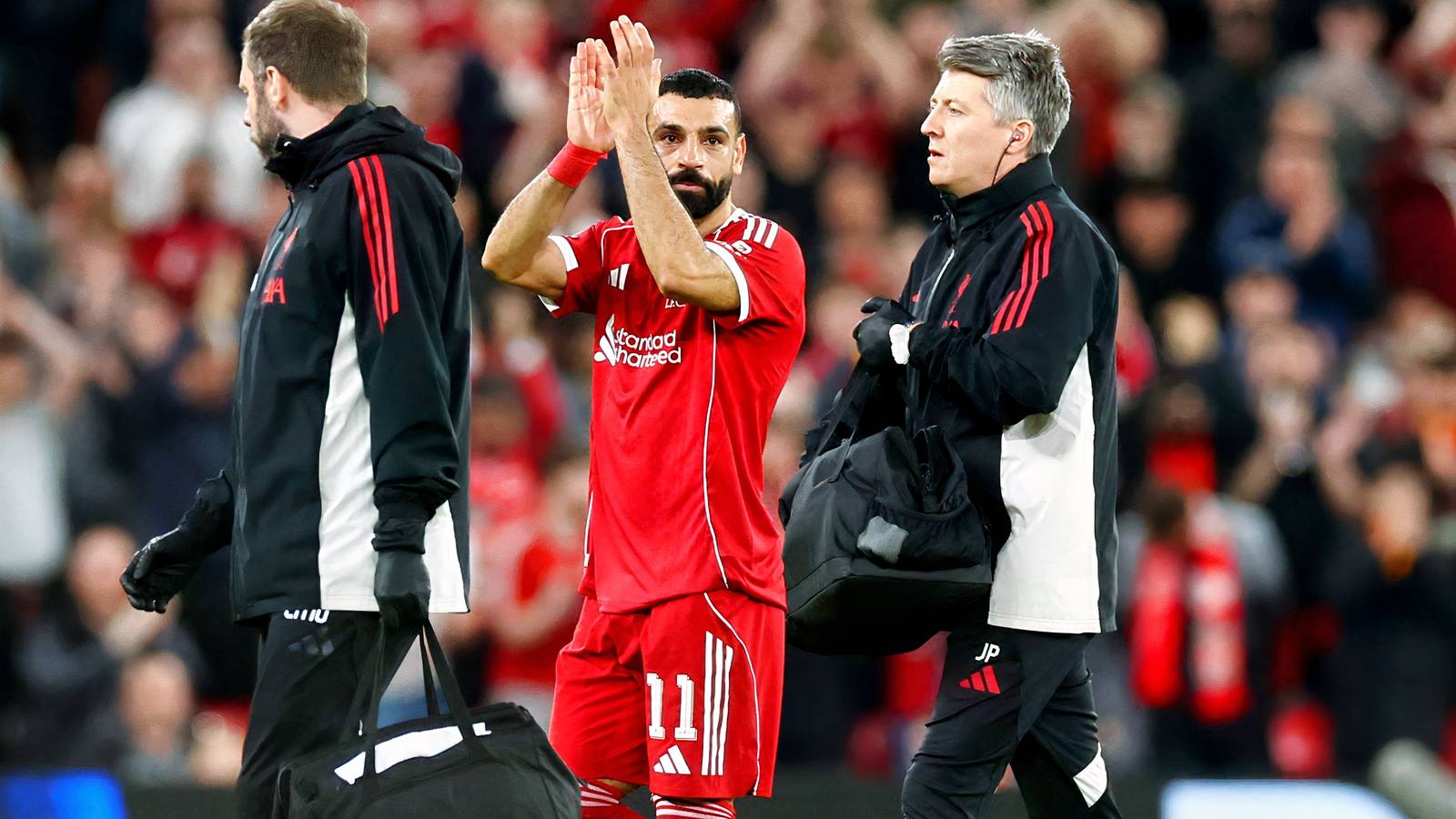 Liverpool hold talks to sign dream Salah replacement who's a "Mane regen"