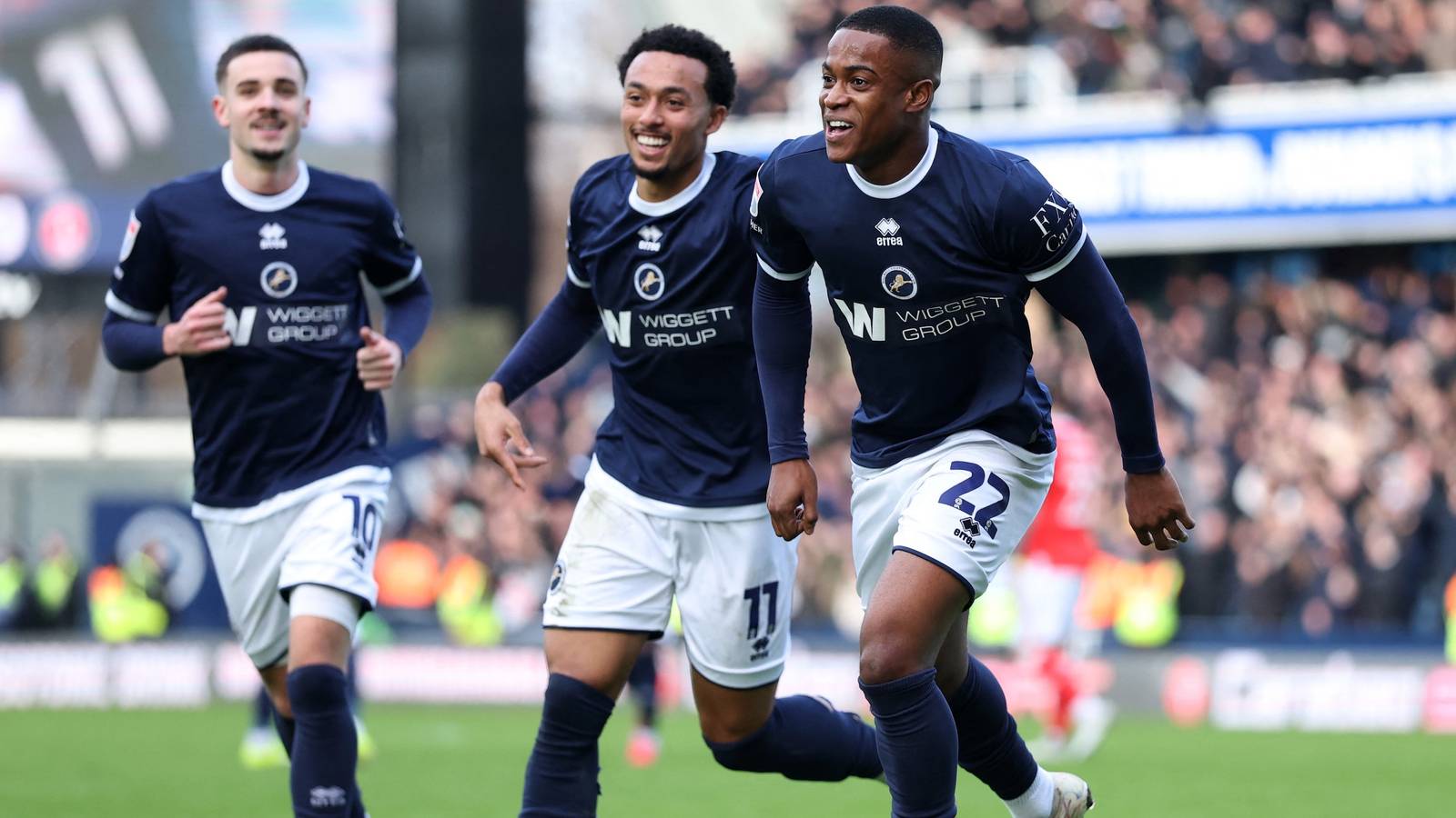 Leeds and Sunderland now burst into race to sign Millwall star Femi Azeez