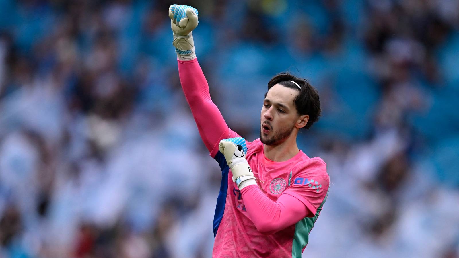 Aston Villa also eyeing £85,000-a-week England international after Trafford