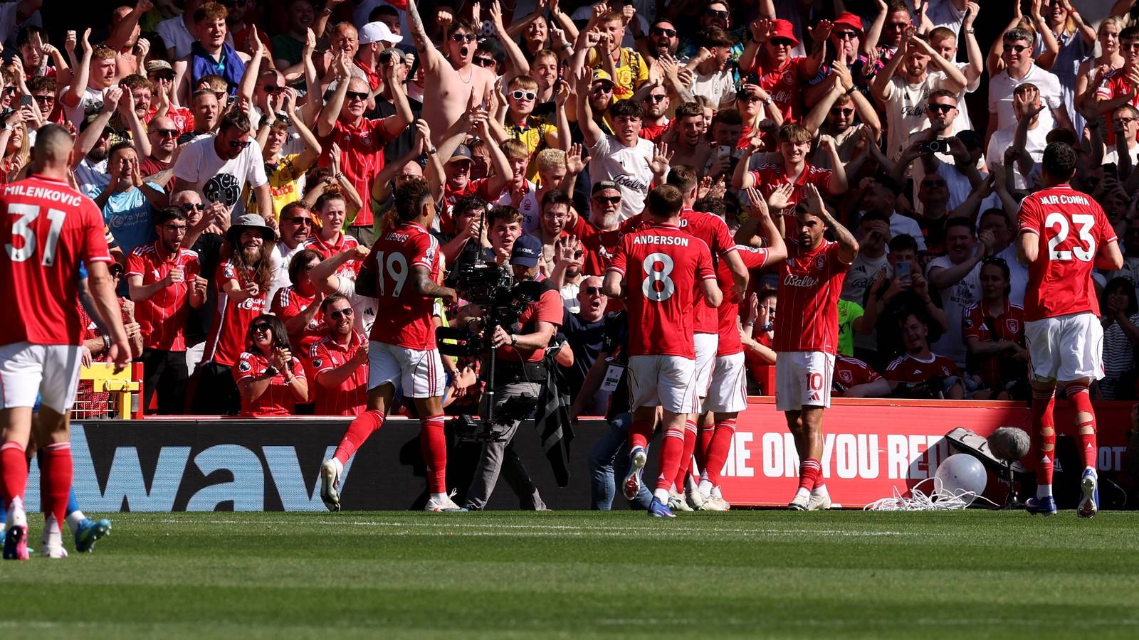 Rangers to offer midfielder new contract with Nottingham Forest eyeing move